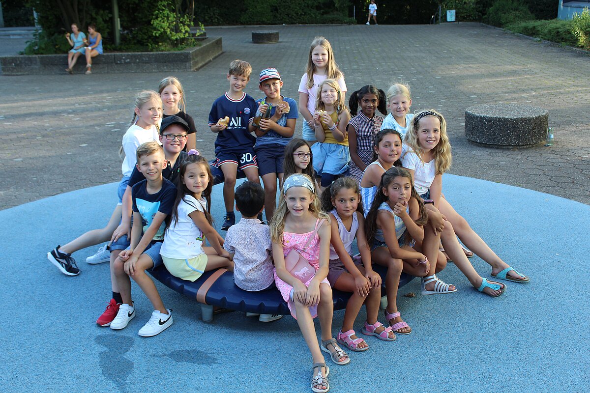 Grillfest zum Kennenlernen der neuen 5er und ihrer Eltern - Heinrich ... Grillfest zum Kennenlernen der neuen 5er und ihrer Eltern - Heinrich ...